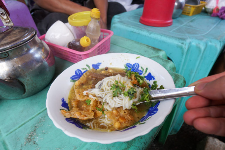 9 of the best burmese street foods in Yangon