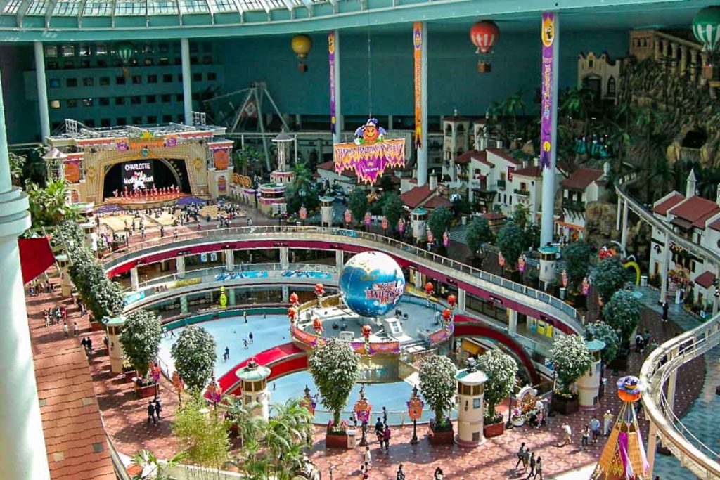 Seoul Lotte World Guide — 13 Things You Need to Know Before Going