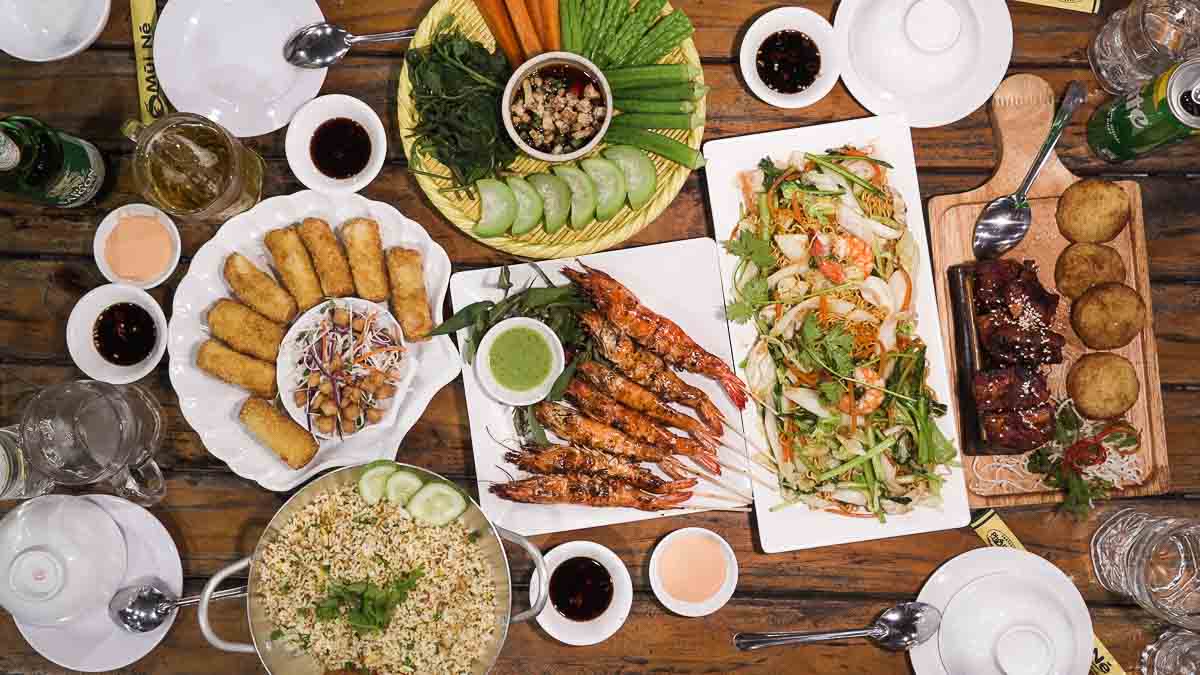 Southern Vietnam Food Guide — 17 Best Places to Eat at Ho Chi Minh, Da ...