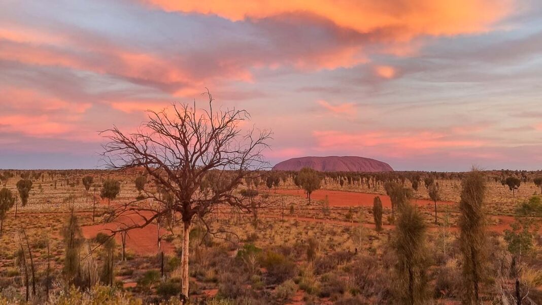 Family-friendly Uluru Itinerary — 7 Days in Australia's Famous Rugged ...