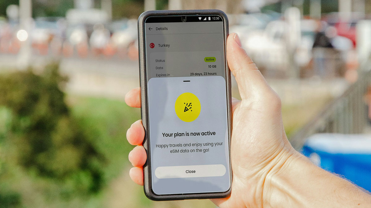 The Ultimate Guide to eSIM Cards When Travelling