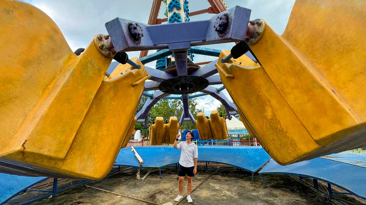 Mega Wisata Ocarina — An Abandoned Amusement Park in Batam?